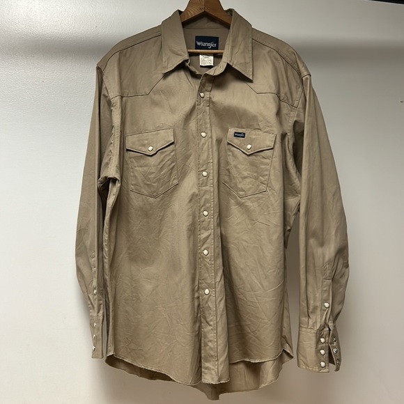Wrangler | Shirts | Vintage Wrangler Khaki Button Down Pearlescent ...